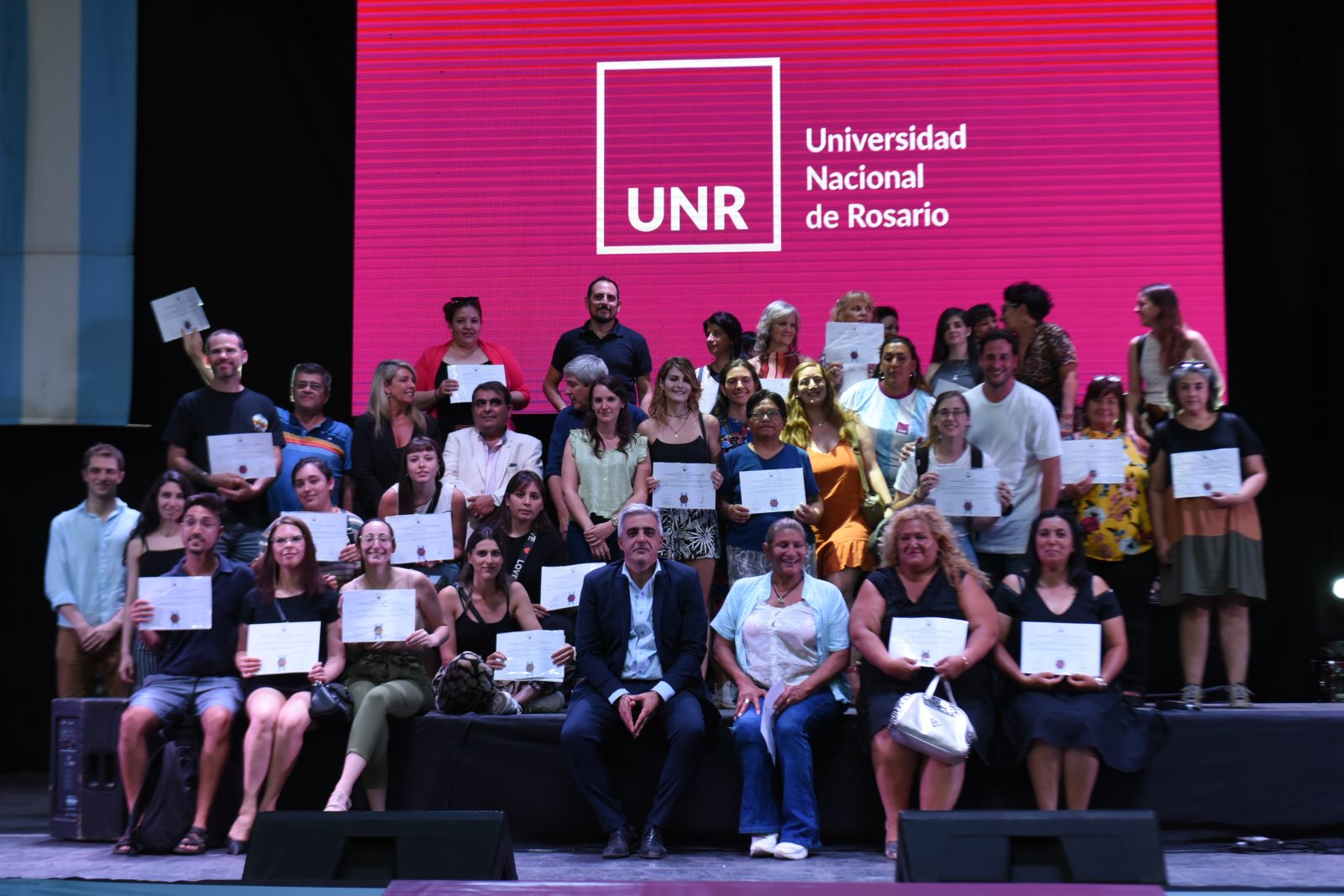 La UNR entregó diplomas a sus 2000 graduados de la Escuela de Oficios ...