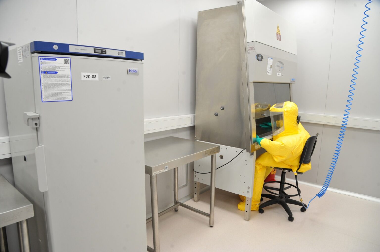 Para qué es el laboratorio de nivel de seguridad 4 del Malbrán, único ...