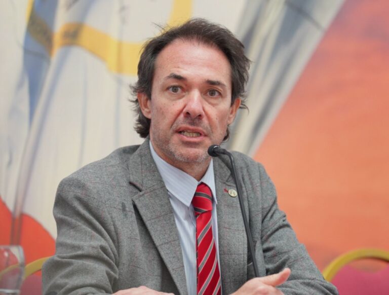 El Decano de Derecho UNR defendió el rol de la Universidad Pública en la nueva Constitución ...